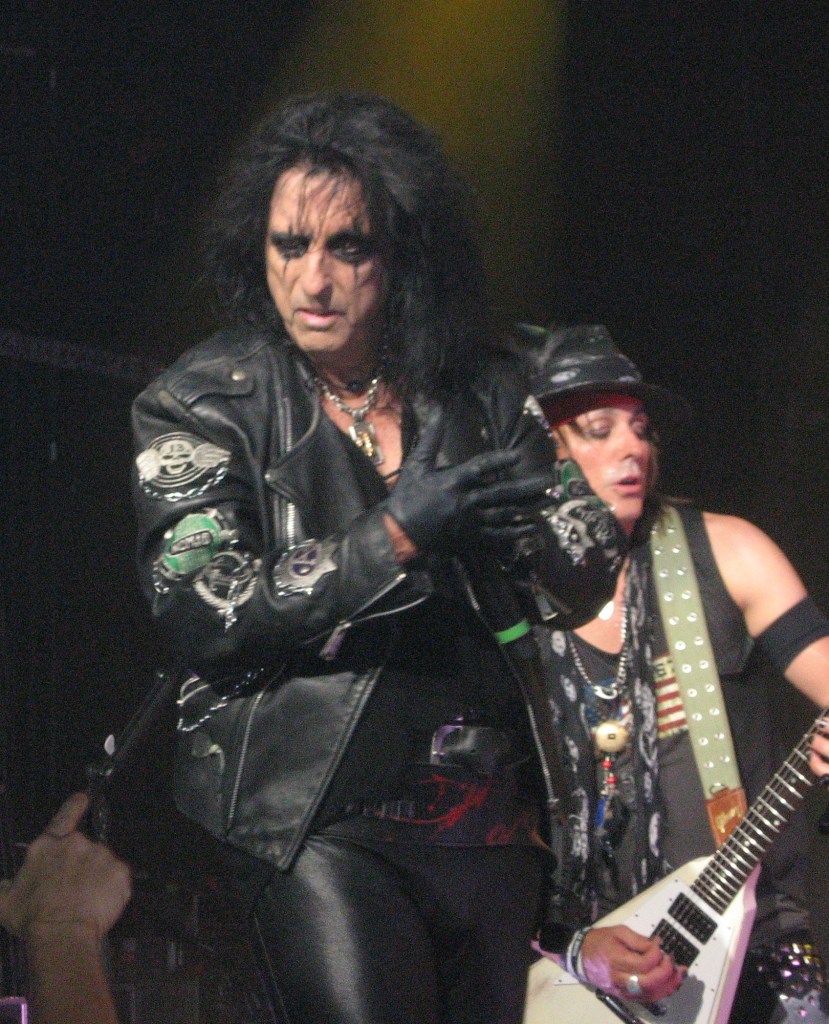 Alice Cooper, Jacksonville, 10/29/13 – Why It Matters
